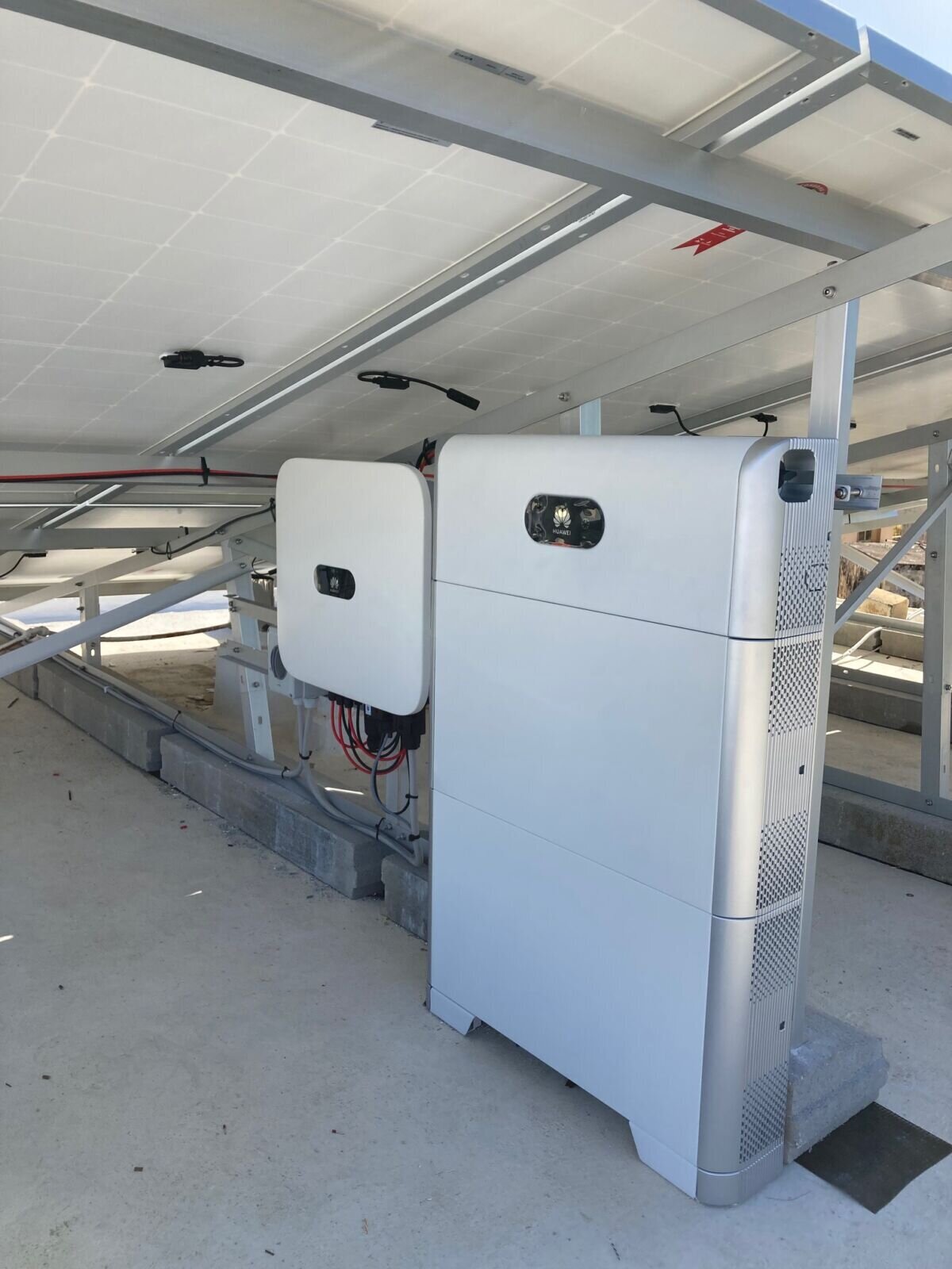 10.1kWp residential PV system with 10kWh energy storage - Virtue Solaris